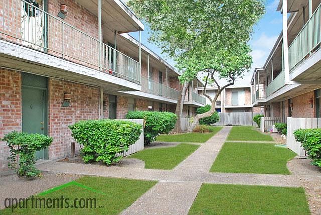 1601 Airline Rd Apt 2 Corpus Christi Tx 78412 Zillow