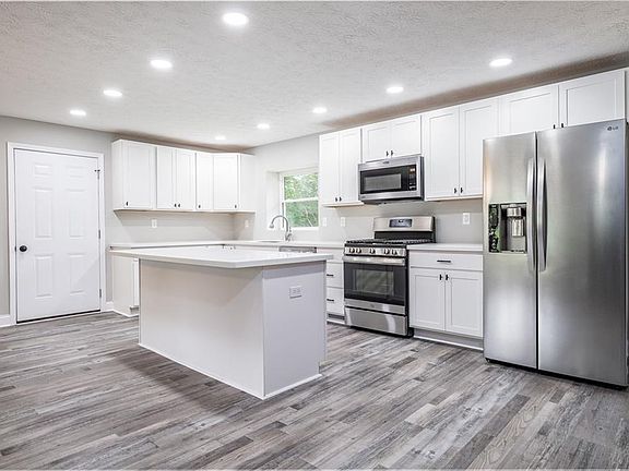 3250 W Carr Hill Rd, Columbus, IN 47201 | MLS #21862250 | Zillow