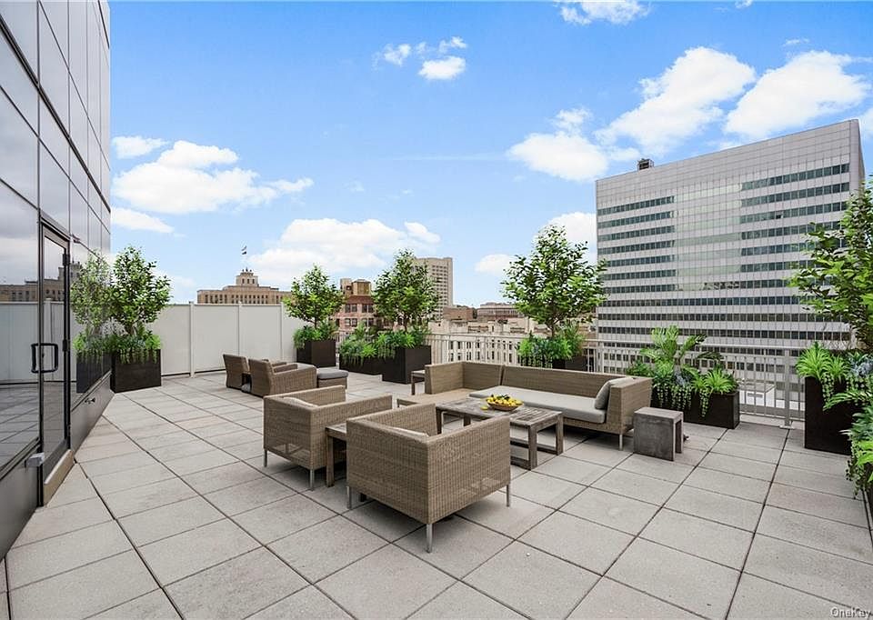 5 Renaissance Square UNIT 8D, White Plains, NY 10601 | MLS #H6257896 ...