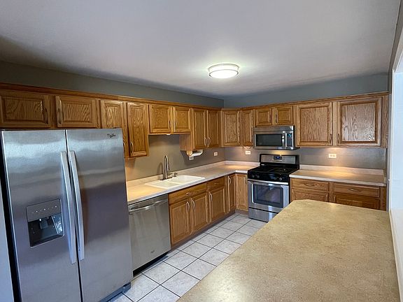 800 Madison St UNIT 1D, Lockport, IL 60441 | Zillow