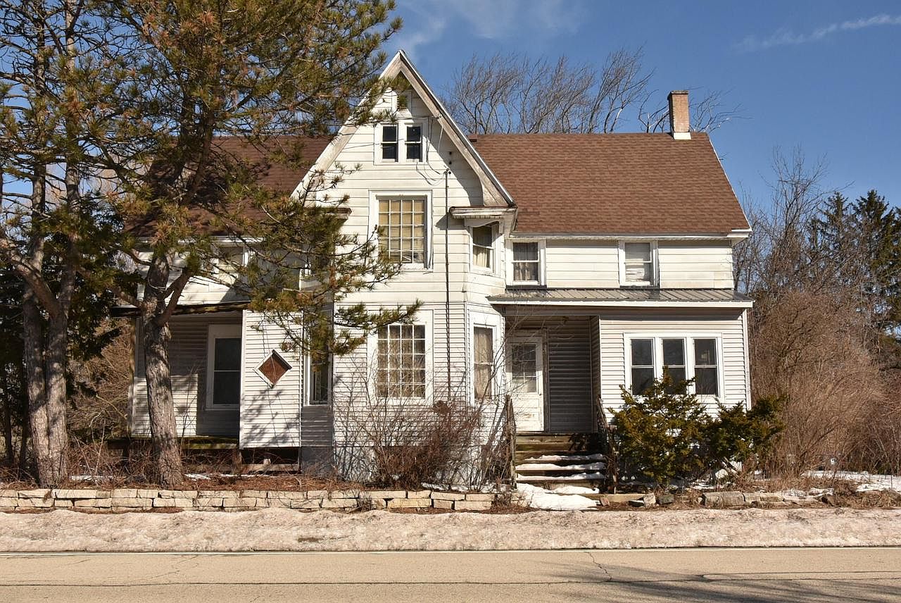 1836 West Mequon RD, Mequon, WI 53092 | Zillow