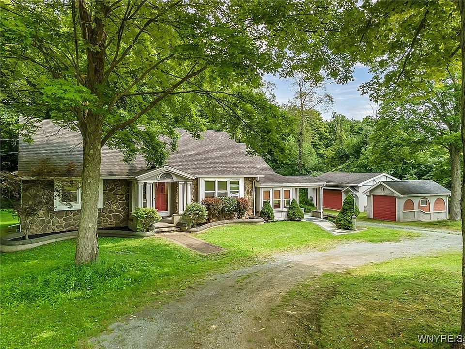 978 Quaker Rd, East Aurora, NY 14052 | Zillow