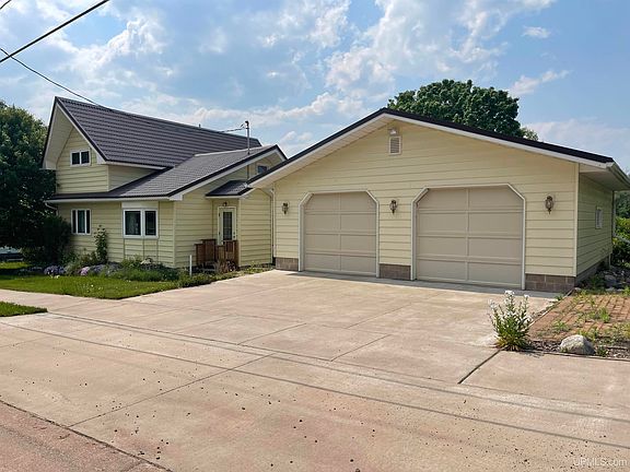 328 W Norrie St, Ironwood, MI 49938 | Zillow
