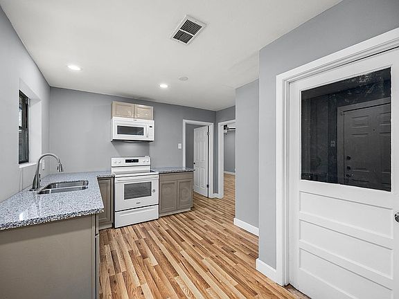 11707 Segrest Dr, Houston, TX 77047 | Zillow