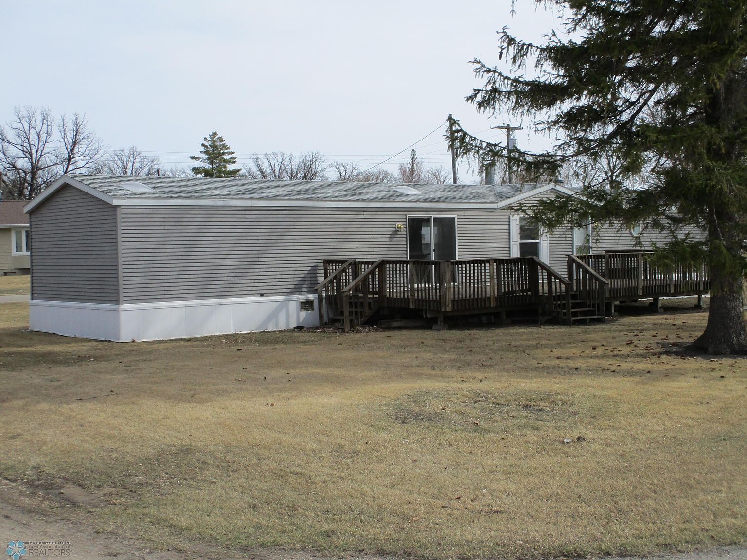 254 Division St, Pembina, ND 58271 | Zillow