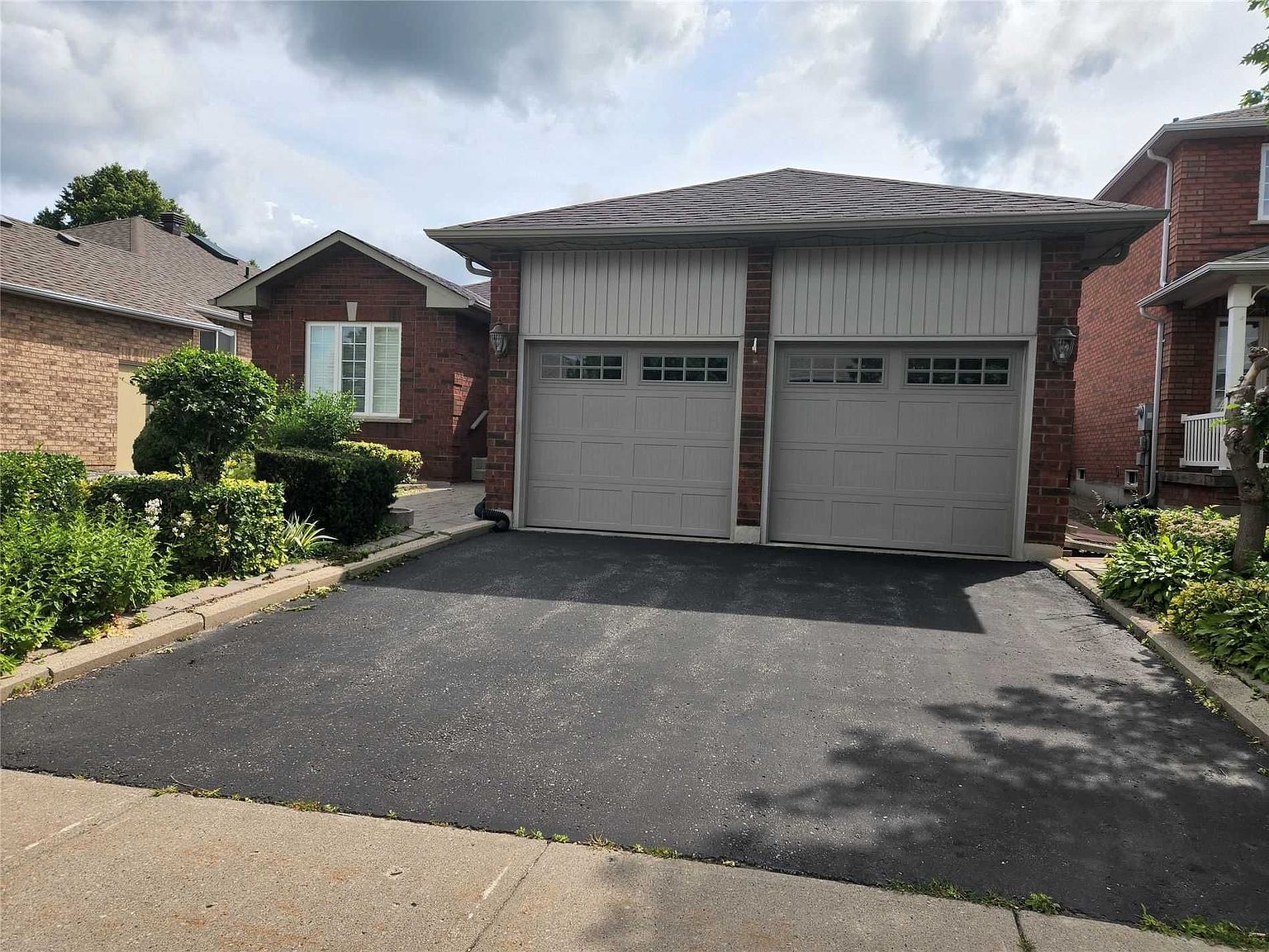 15 Paddle Gate, Richmond Hill, ON L4E 3Y3 | Zillow