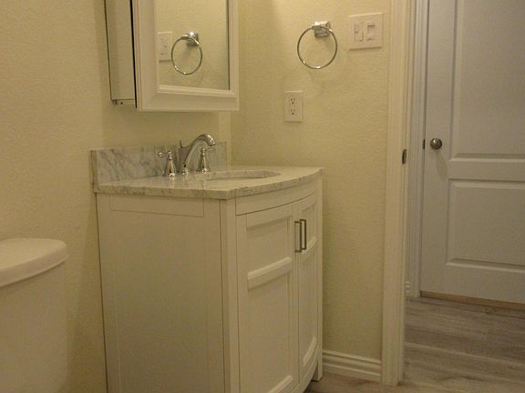 300 Pecore St APT 14, Houston, TX 77009 | Zillow