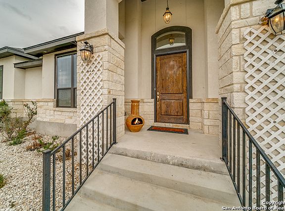 300 ABREGO LAKE DR, Floresville, TX 78114 | MLS #1766824 | Zillow