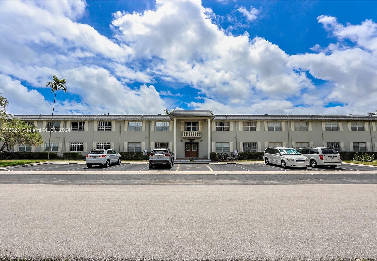1520 McKinley St APT 206E, Hollywood, FL 33020 | MLS #A11557623 | Zillow