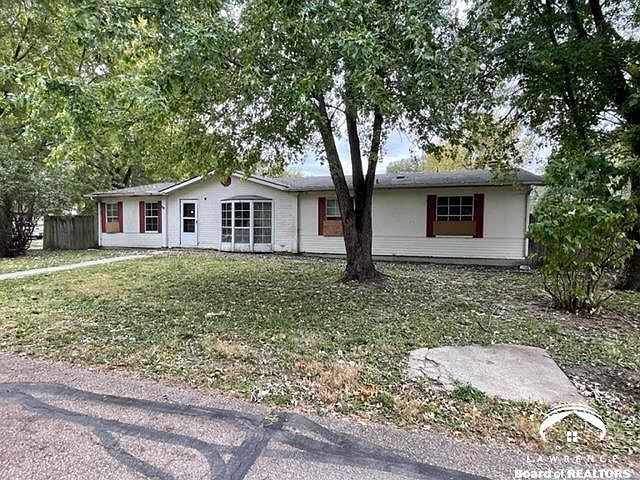 412 Oak St, Perry, KS 66073 | MLS #159657 | Zillow