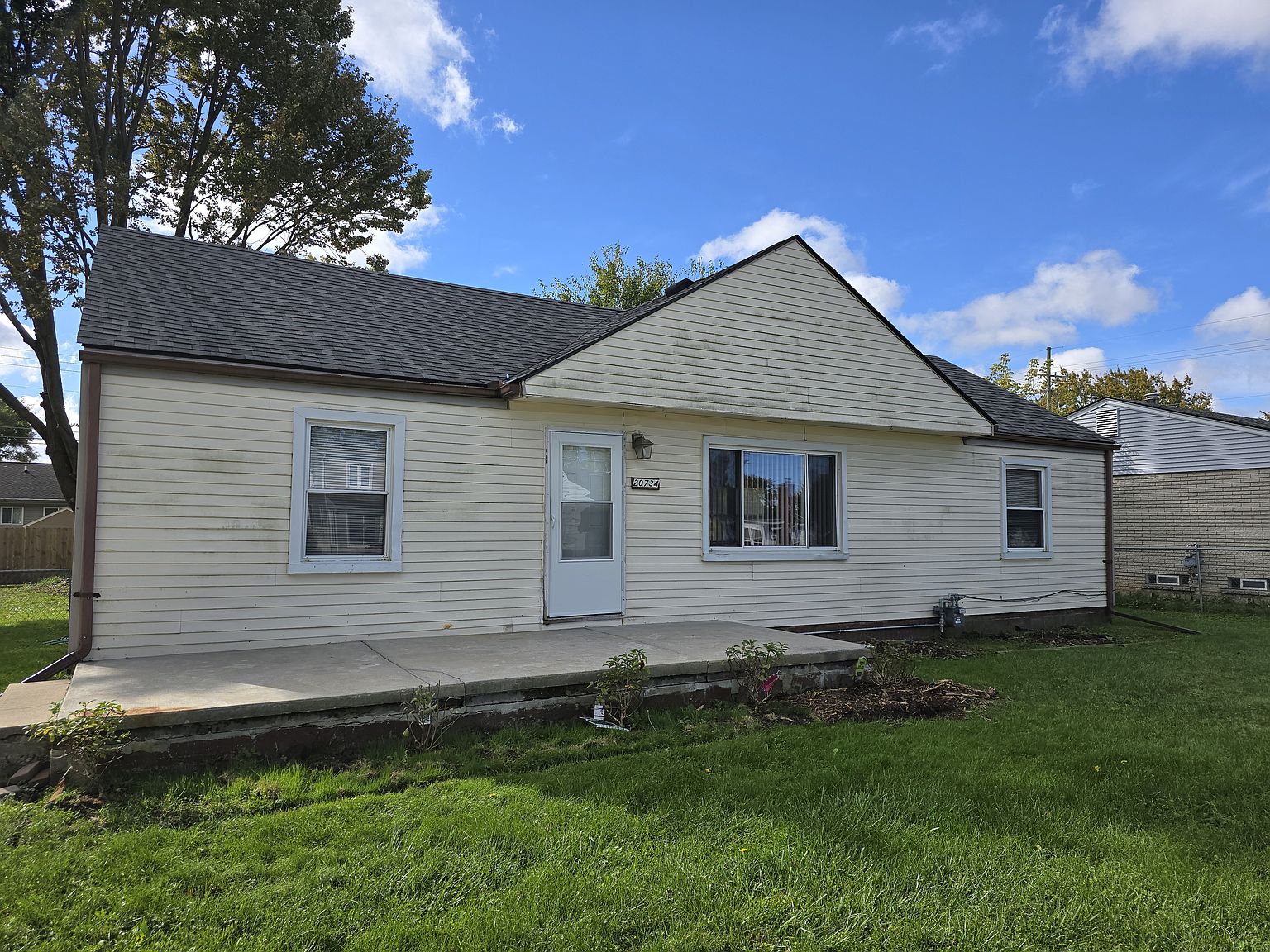20734 Broadacres St #1, Clinton Township, MI 48035 | Zillow