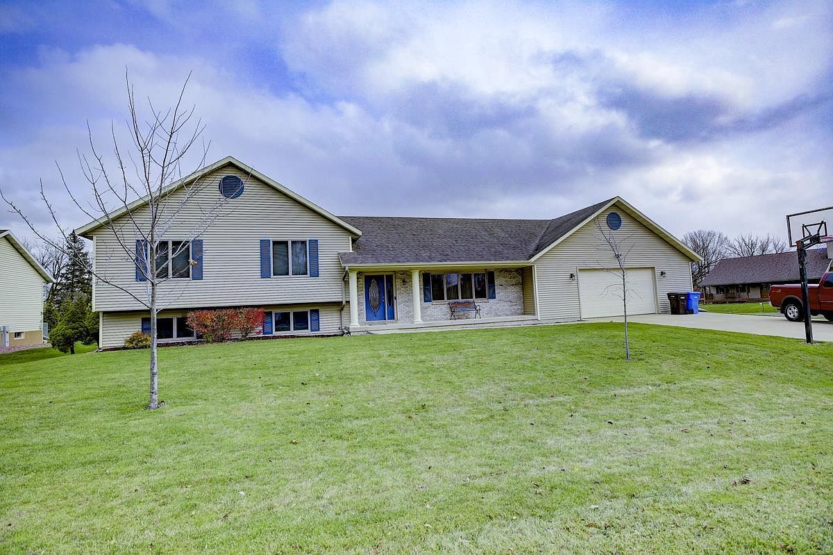 6100 Danielle Road, Deforest, WI 53532 | Zillow