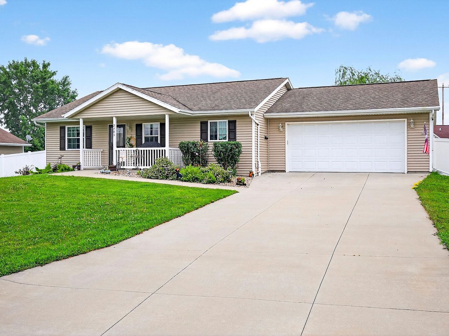 2403 W American Dr, Neenah, WI 54956 | Zillow