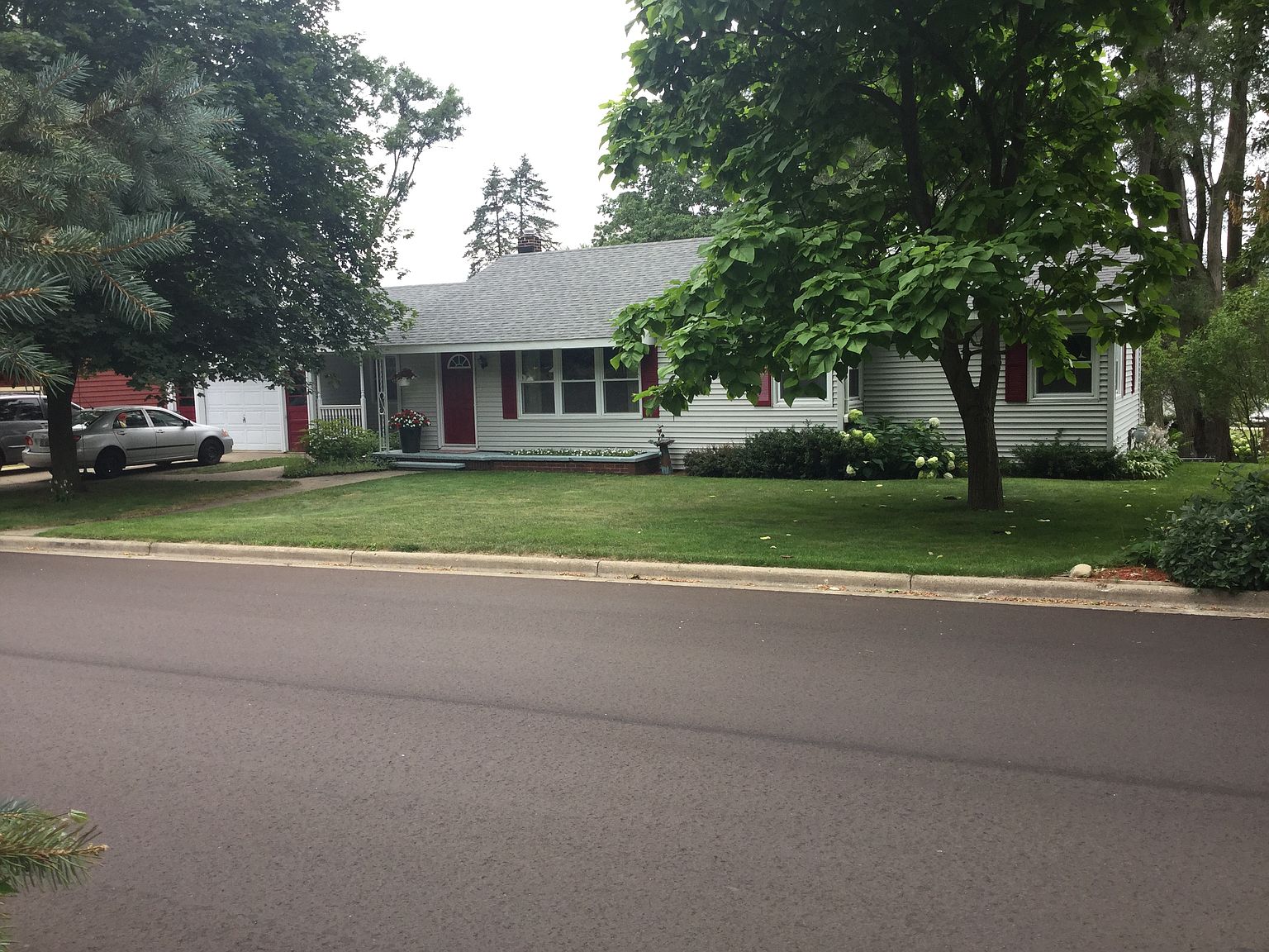 832 N Jefferson St, Lowell, MI 49331 | Zillow