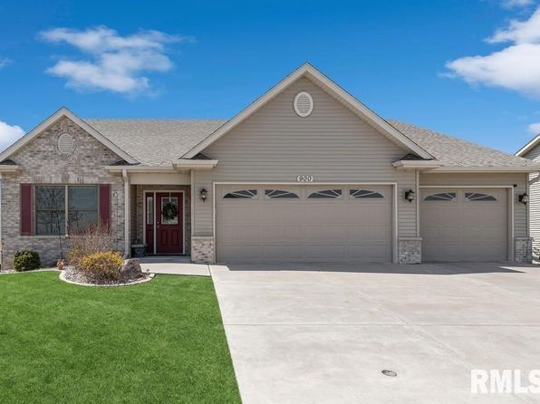 Clinton IA Luxury Homes For Sale - 99 Homes | Zillow