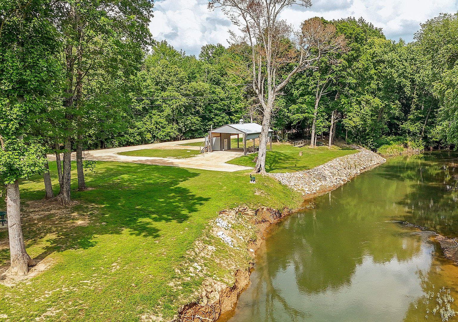 1820 Pinhook Rd, Savannah, TN 38372 | MLS #2905484 | Zillow