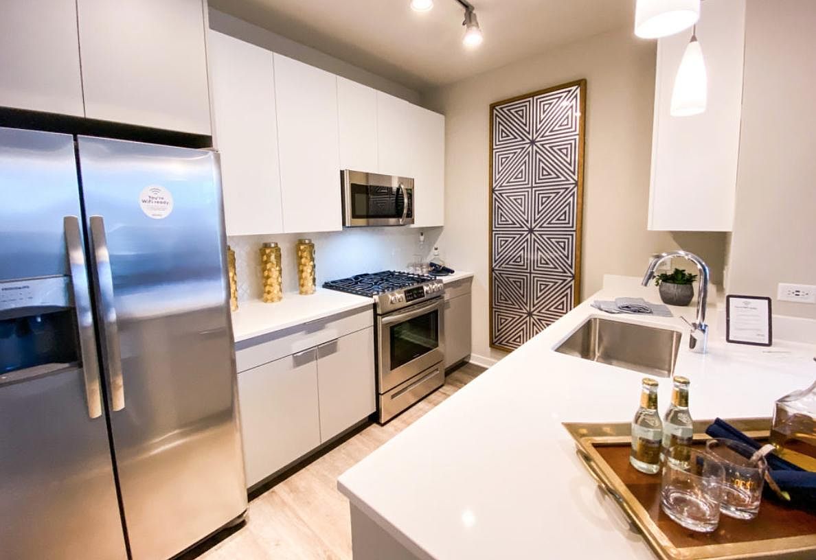 433 W Harrison St, Chicago, IL 60607 | Zillow