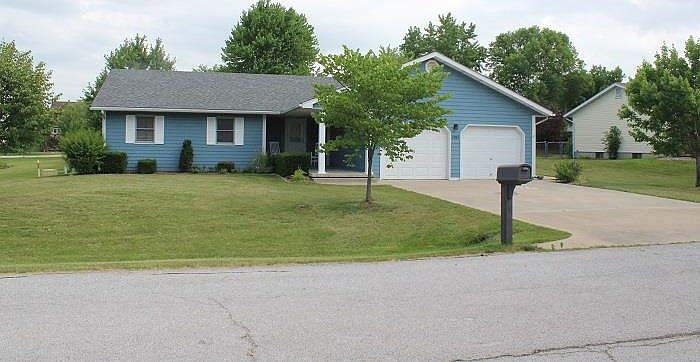 1311 Magnolia St, Macon, MO 63552 | Zillow