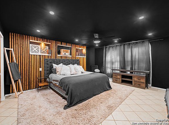 135 Oak Way, Kerrville, TX 78028 | MLS #1699060 | Zillow