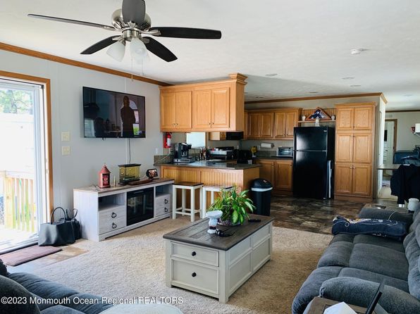 Pine Ridge at Crestwood Whiting Real Estate - Pine Ridge at Crestwood ...