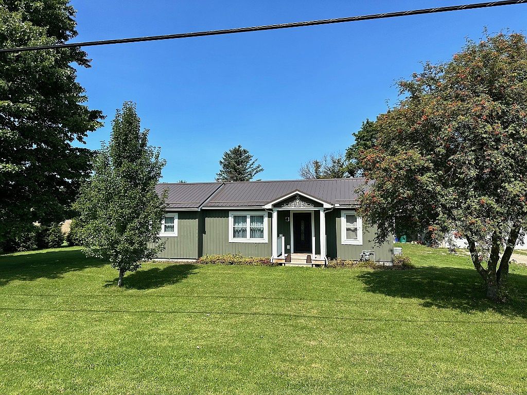 10958 Ridge Rd, Girard, PA 16417 | Zillow