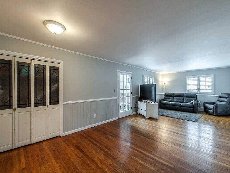 102 Overocker Rd #2, Poughkeepsie, NY 12603 | Zillow