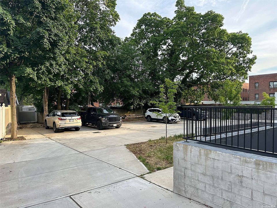 196-26 91st Ave FLOOR 2, Hollis, NY 11423 | Zillow