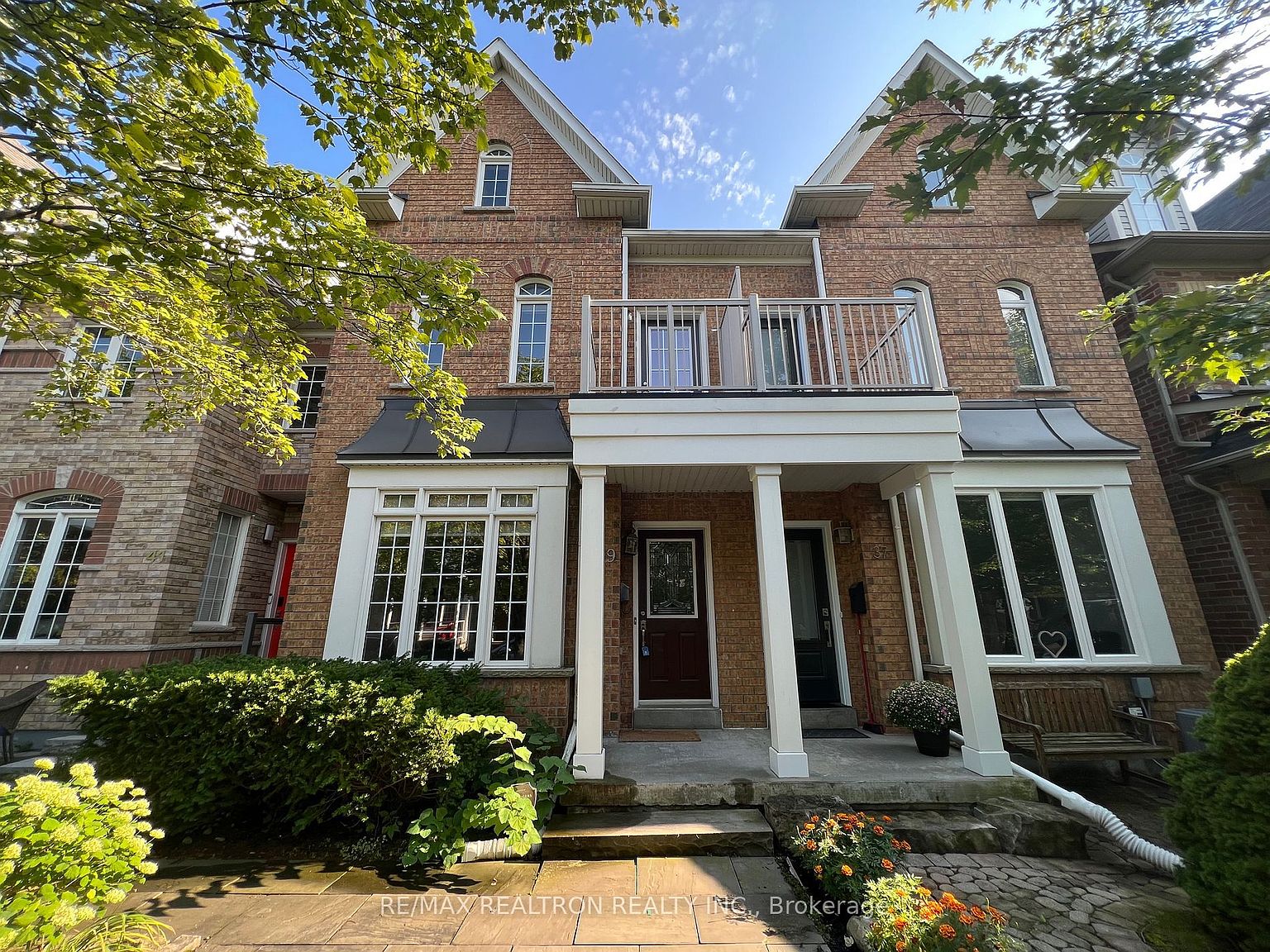 39 Crossovers St, Toronto, ON M4E 3X2 | Zillow