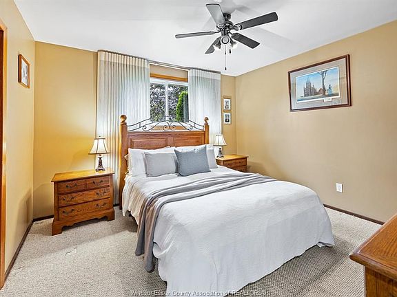 128 Hunter Ave, Amherstburg, ON N9V 1W2 | MLS #25017642 | Zillow