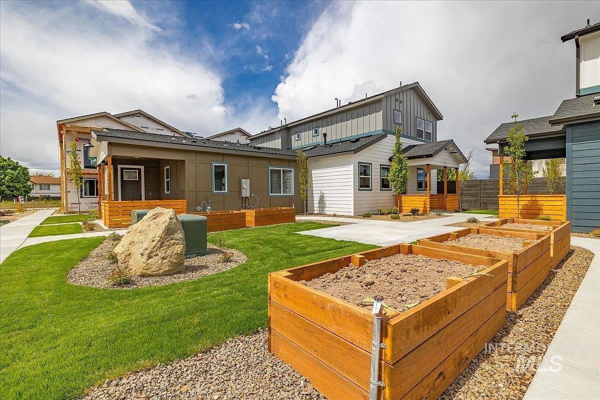1456 N Cole Cottage Ln, Boise, ID 83704 | Zillow