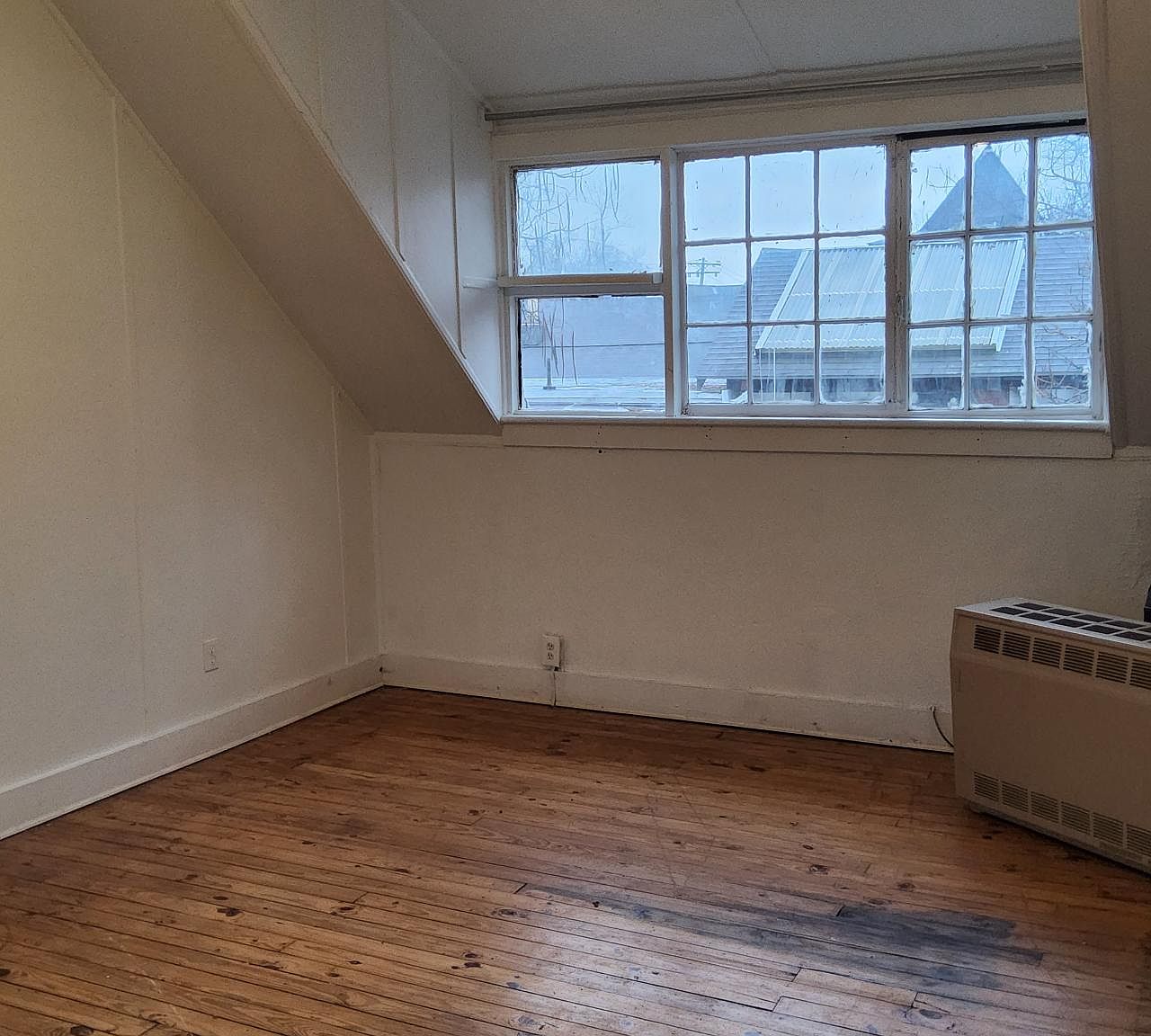 107 Tinker St APT 2C, Woodstock, NY 12498 | Zillow