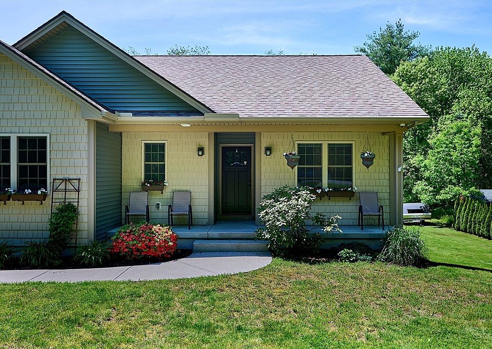 118 Middle Rd, Southampton, MA 01073 | Zillow