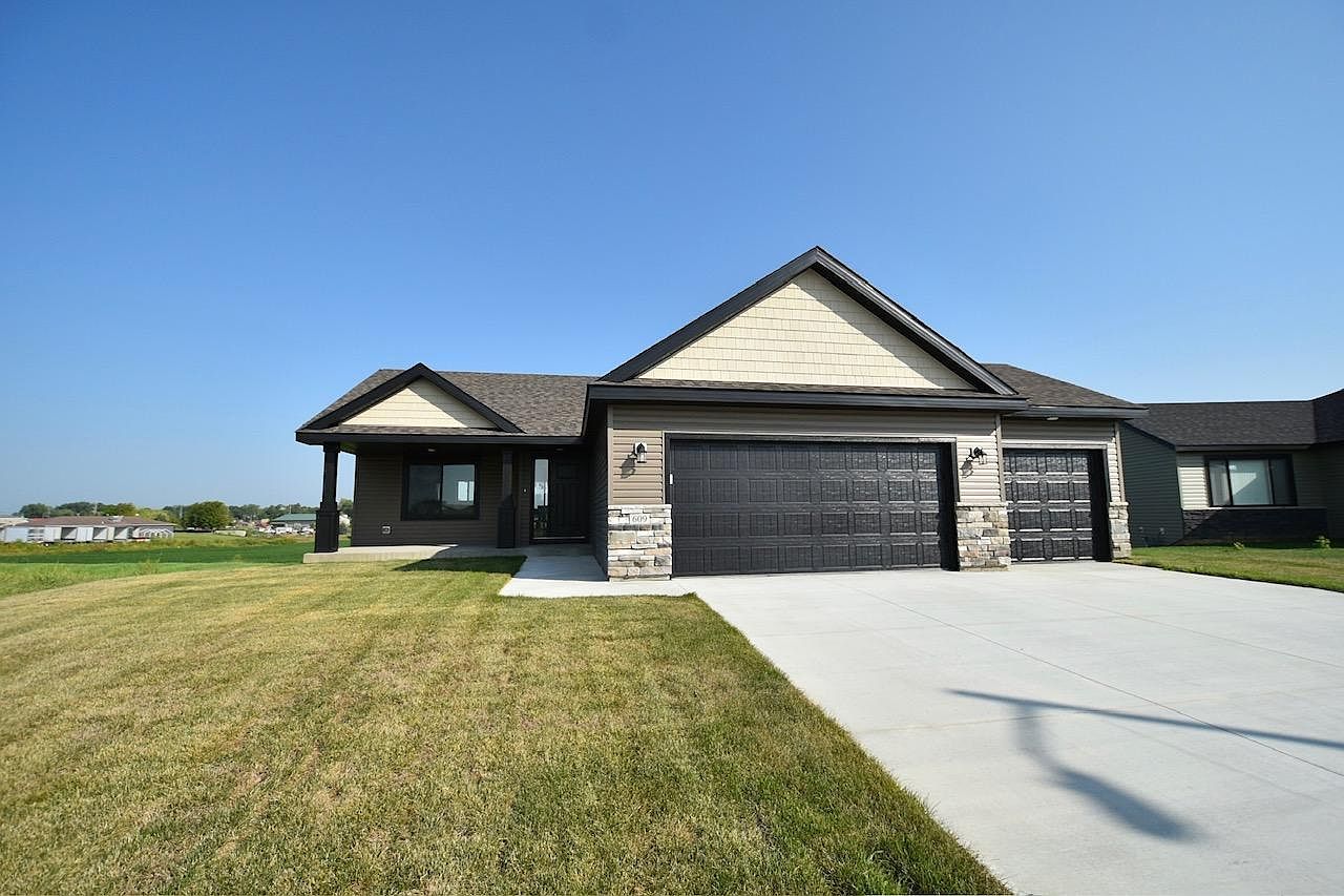 609 9th St, Wanamingo, MN 55983 | MLS #6357824 | Zillow