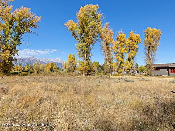 6045 N Spring Gulch Rd, Jackson, WY 83001 | MLS #23-1022 | Zillow