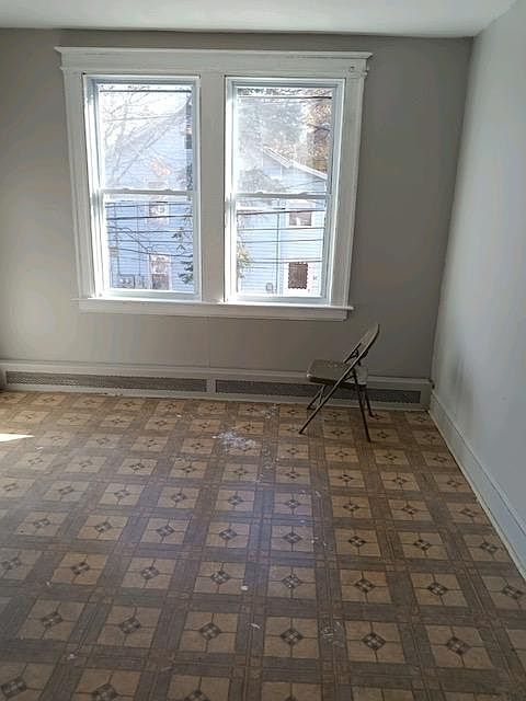 42 Erwin Pl APT 4, New Britain, CT 06051 | Zillow