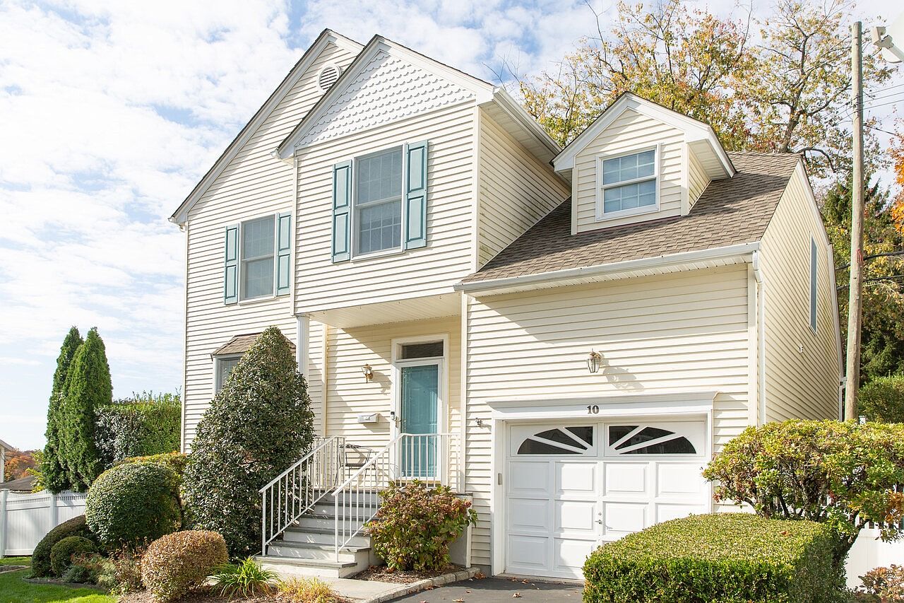 10 Lakeside Dr #10, Valhalla, NY 10595 | Zillow