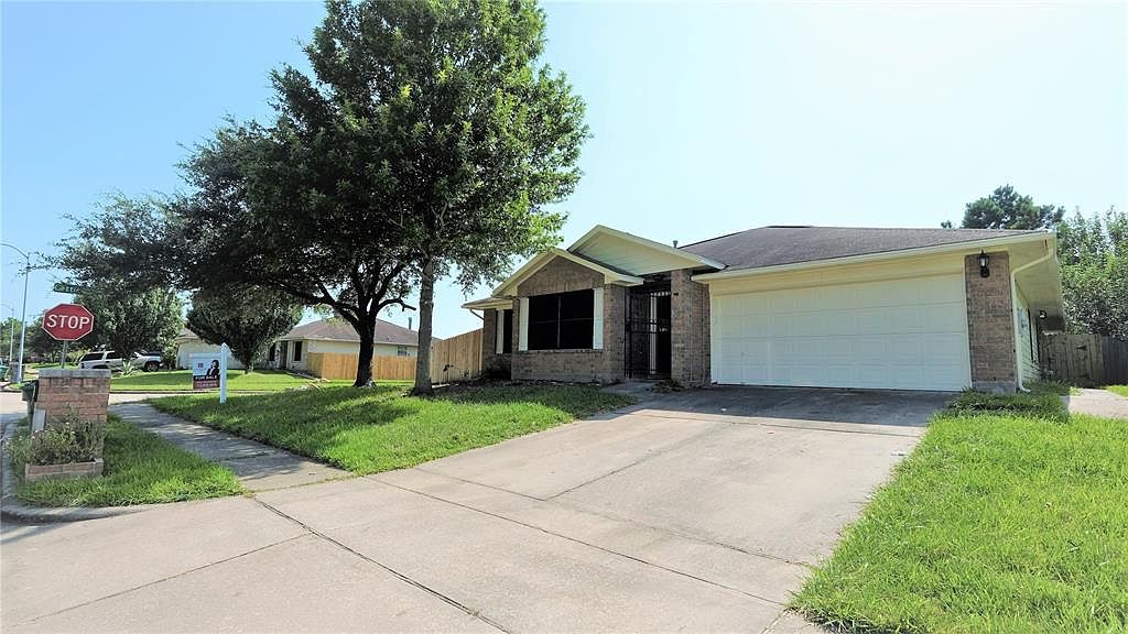 10950 Linden Gate Dr, Houston, TX 77075 | Zillow