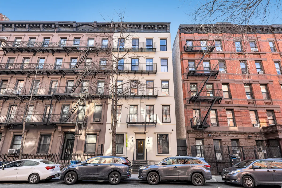 356 West 48th Street #2B in Hell's Kitchen, Manhattan | StreetEasy