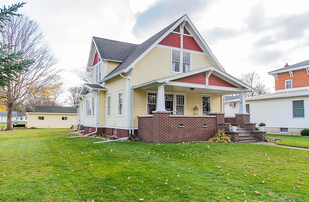 225 W Burr Oak St, Centreville, MI 49032 | Zillow