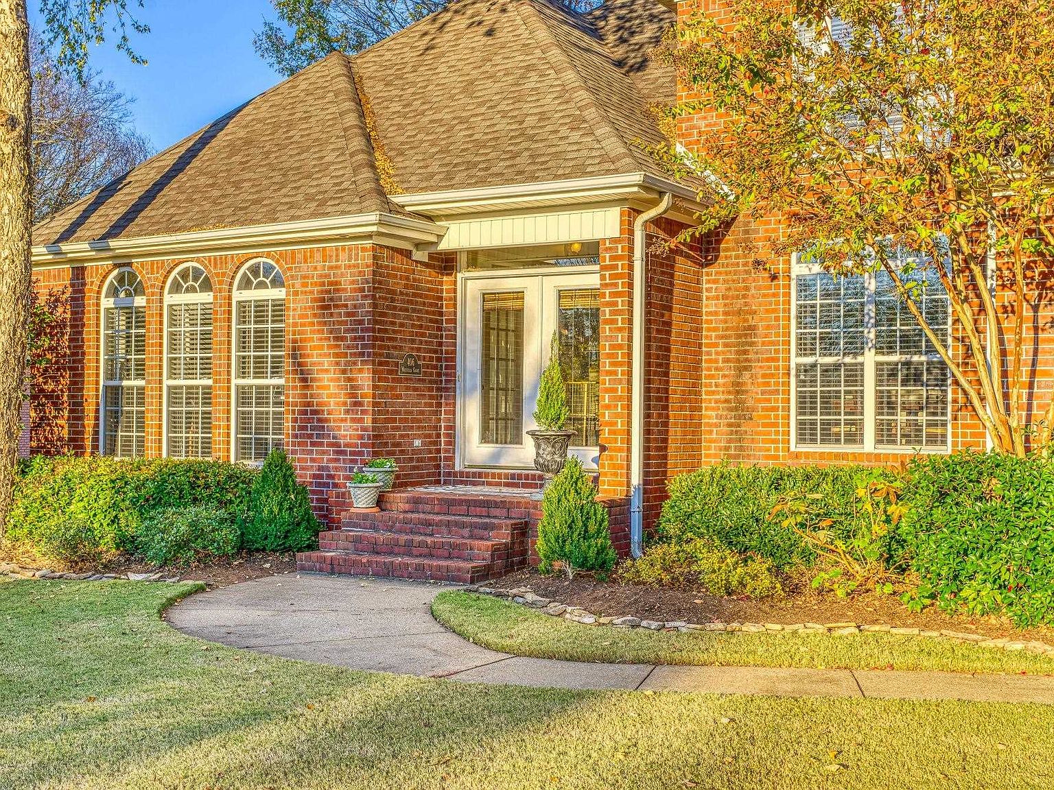 406 Whitfield Ct, Muscle Shoals, AL 35661 | Zillow