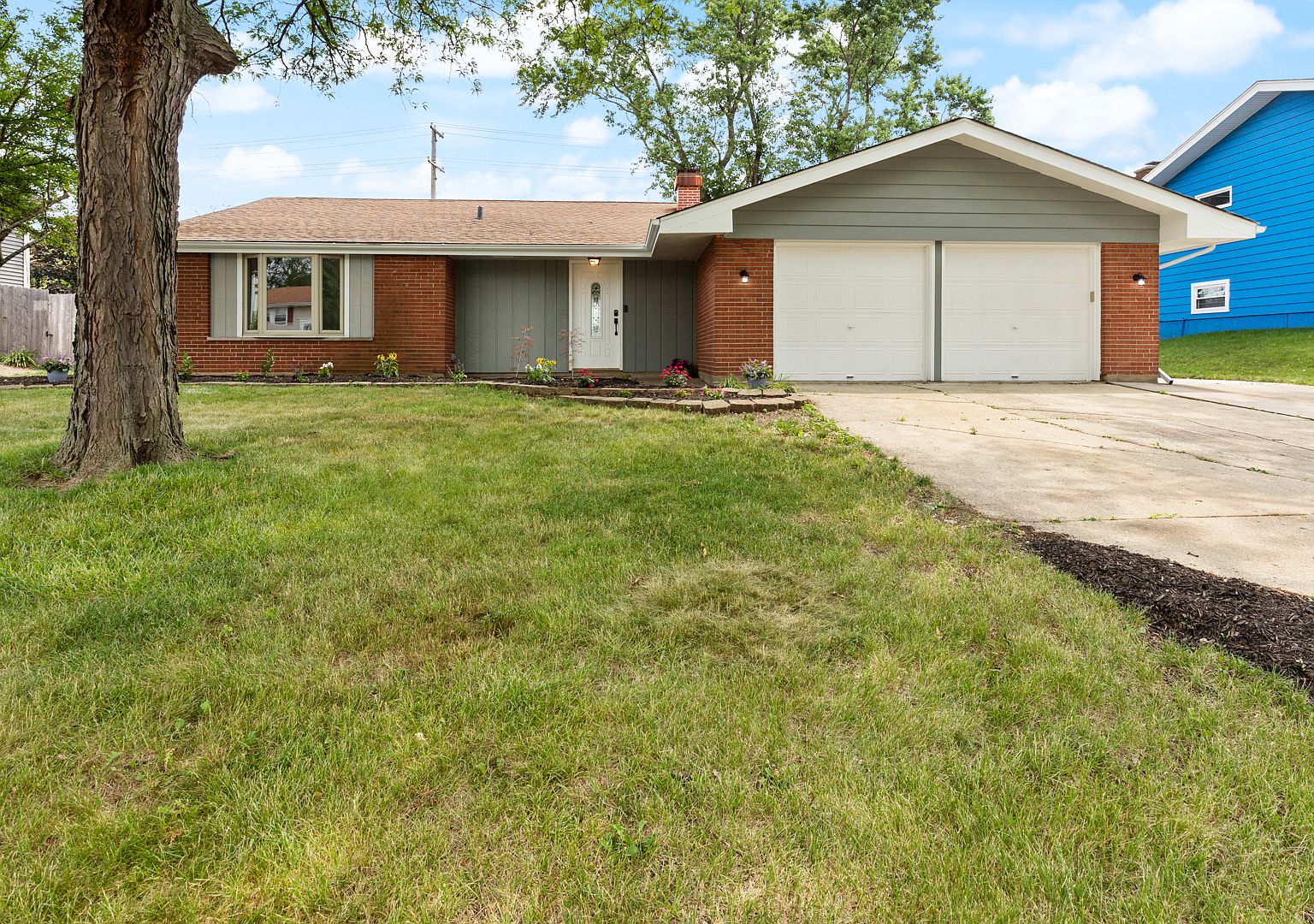 2S075 Avondale Ln, Lombard, IL 60148 | MLS #11826075 | Zillow