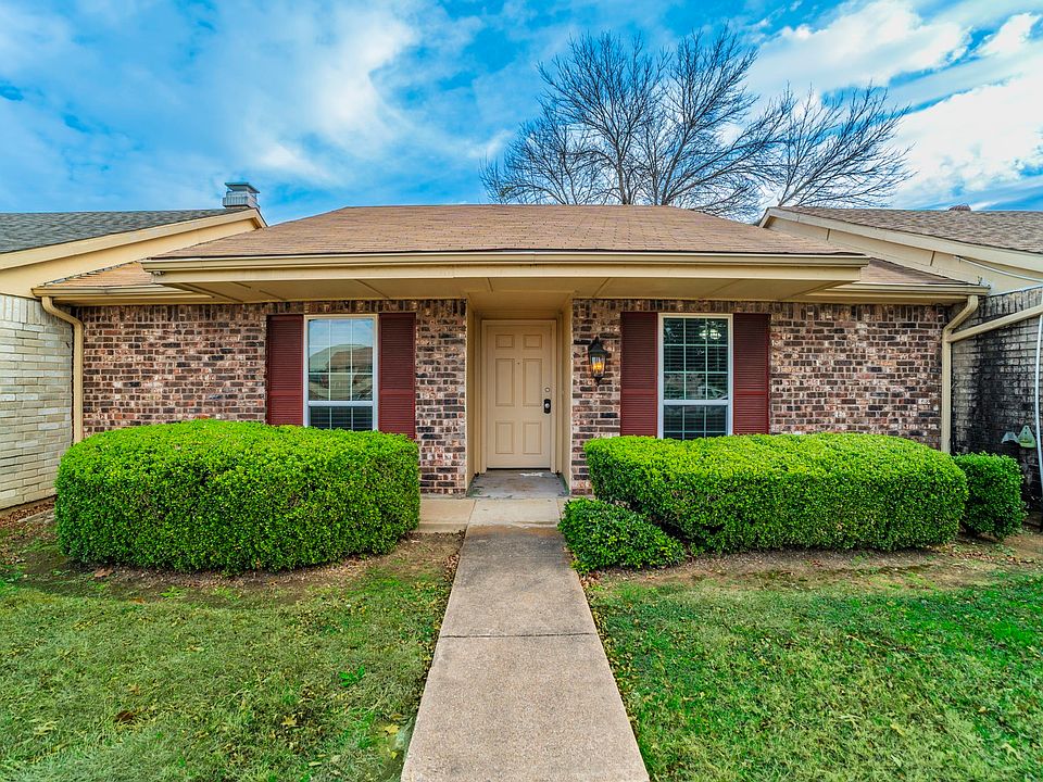 5 E Townhouse Ln, Grand Prairie, TX 75052 | MLS #21154734 | Zillow