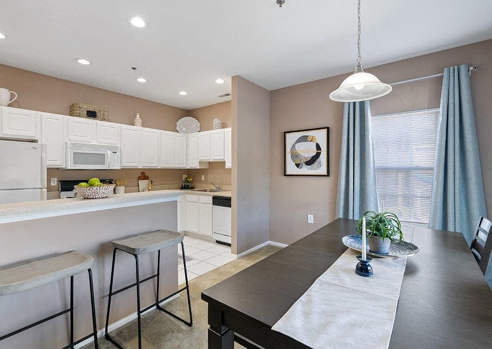 Woodview At Marlton Apartment Homes 175 Daphne Dr Marlton Nj With Photos Zillow