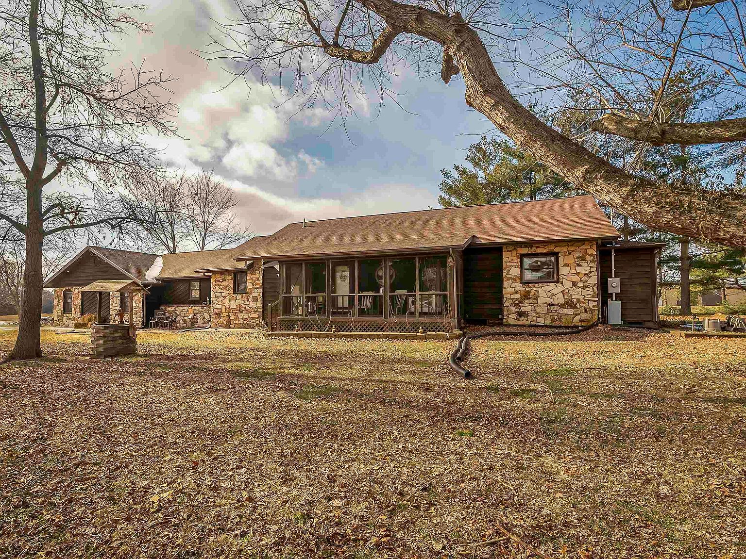 2593 State Highway 184 Hwy, Royalton, IL 62983 | Zillow