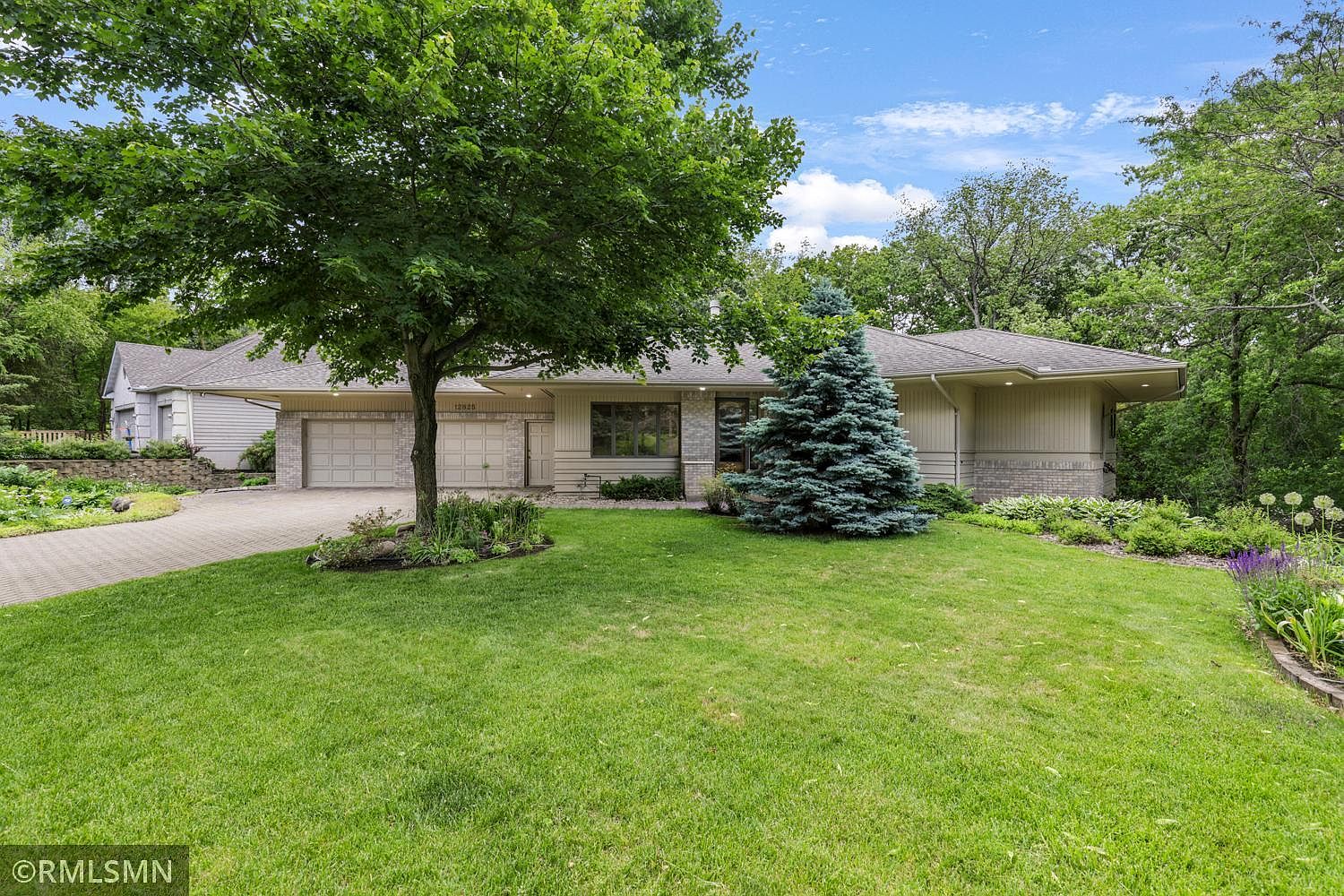 12825 Dover Dr, Apple Valley, MN 55124 | Zillow