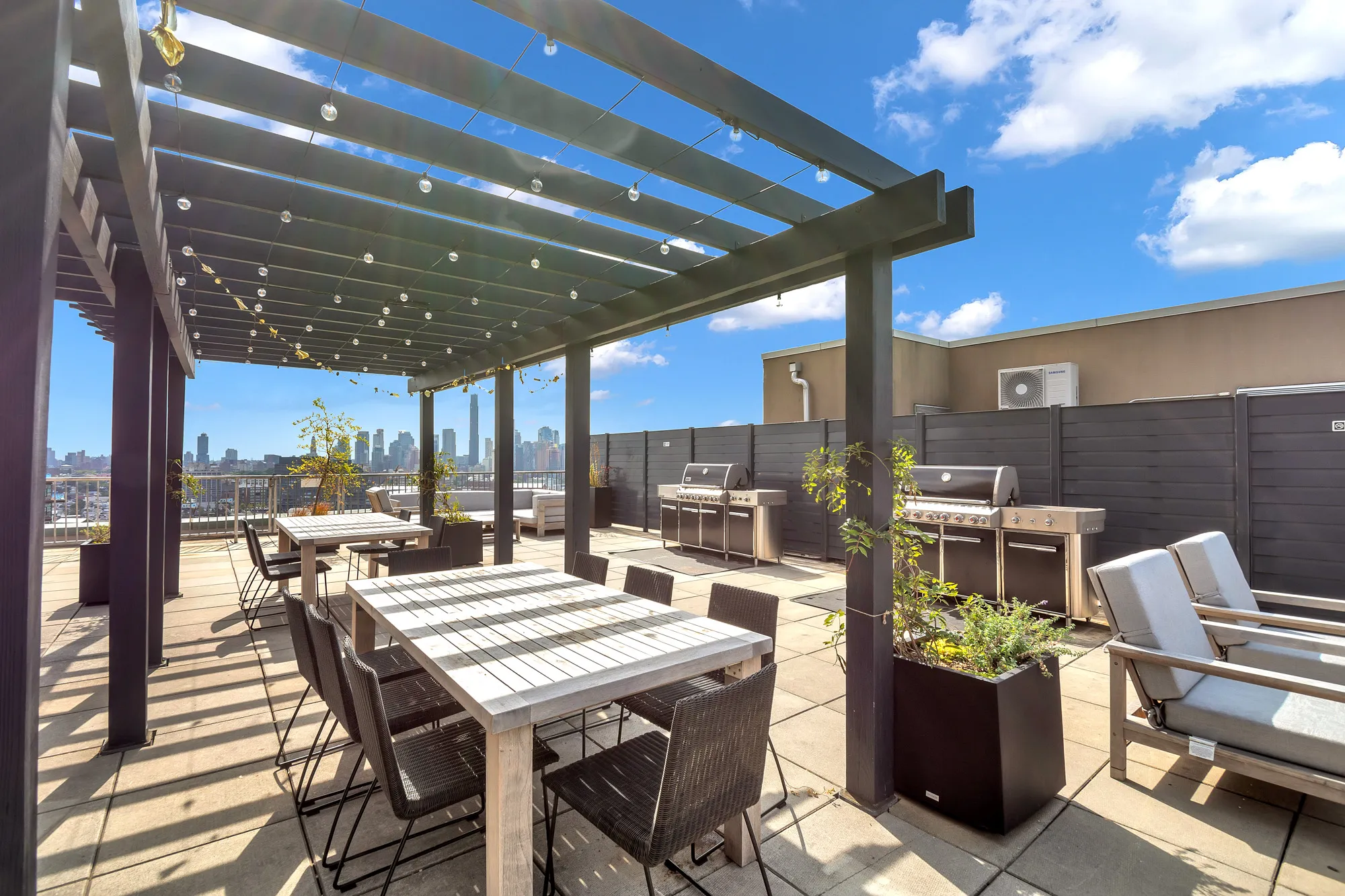 Schaefer Landing North at 440 Kent Avenue in Williamsburg : Sales ...