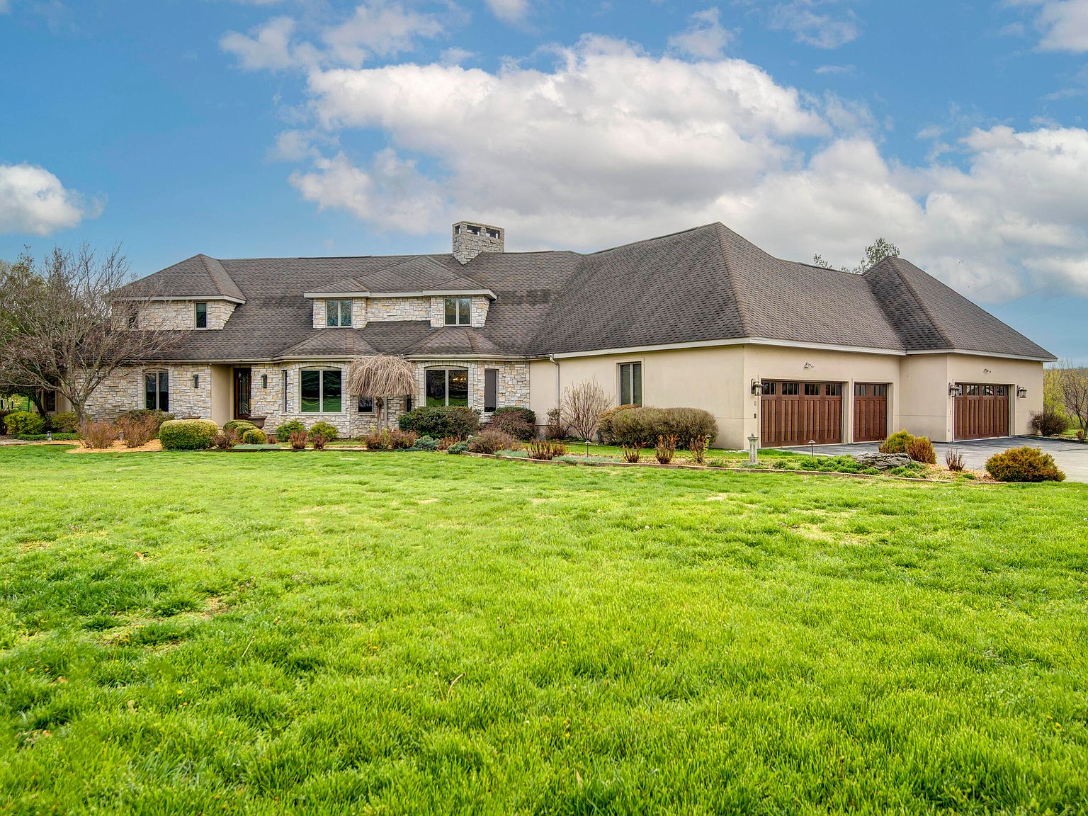 4095 East Farm Road 164, Springfield, MO 65809 | Zillow