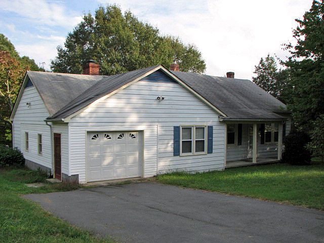 5105 Barnesville Hwy, Red Oak, VA 23964 | Zillow