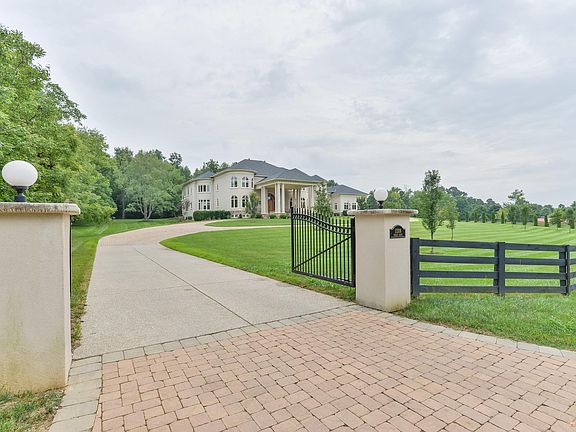 11306 Bodley Dr, Louisville, KY 40223 | MLS #1583121 | Zillow