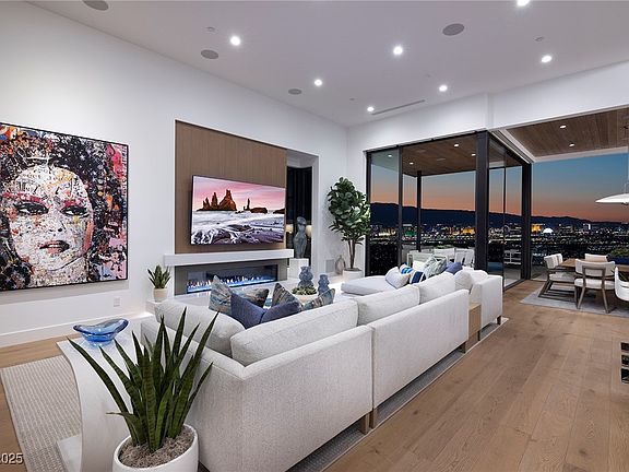 549 Overlook Rim Dr, Henderson, NV 89012 | MLS #2717004 | Zillow